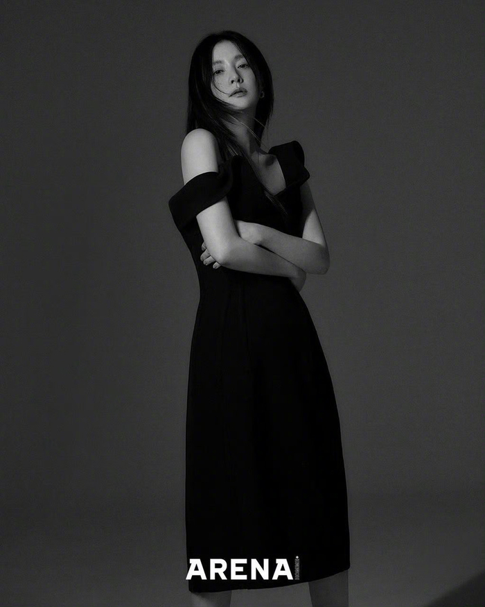 身穿Bottega Veneta登上Arena Homme+ 韩版2024年四月刊封面__财经头条__新浪财经