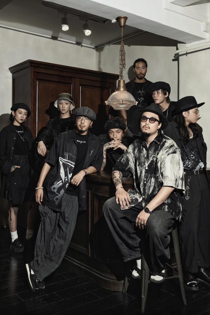 SQUADUNIDENTIFIED日前联合广州本土New vintage代表品牌ARMY LOGIC打