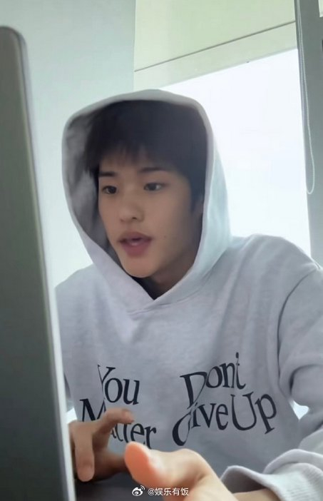 S.M新男团成员Sohee未出道前旧照释出……