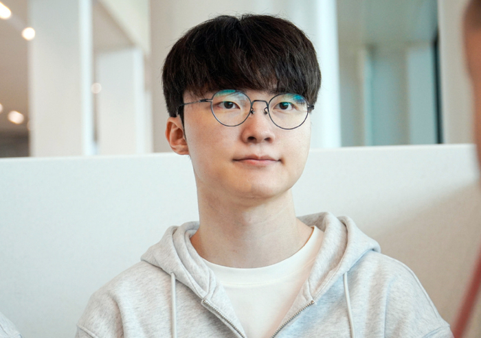 新赞助还是奢侈一把？faker罕见戴限量款手表，价值60万RMB__财经头条__新浪财经