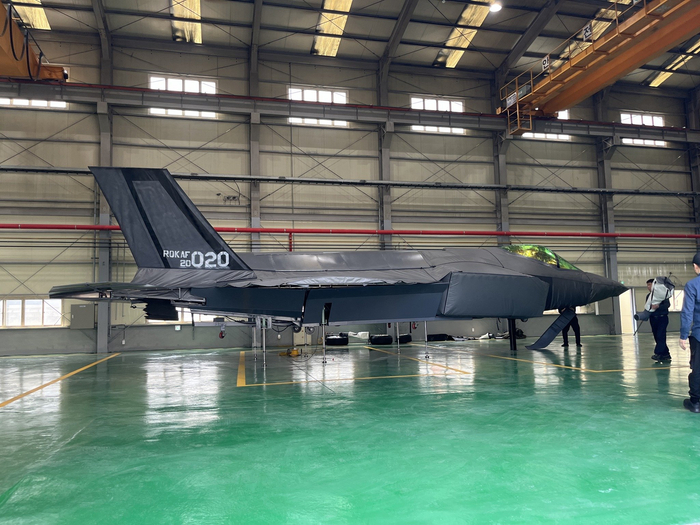 更正，做F-35诱饵的这家韩国企业叫“海狼”(seawolf)，主业是做充气救生衣的__财经头条__新浪财经