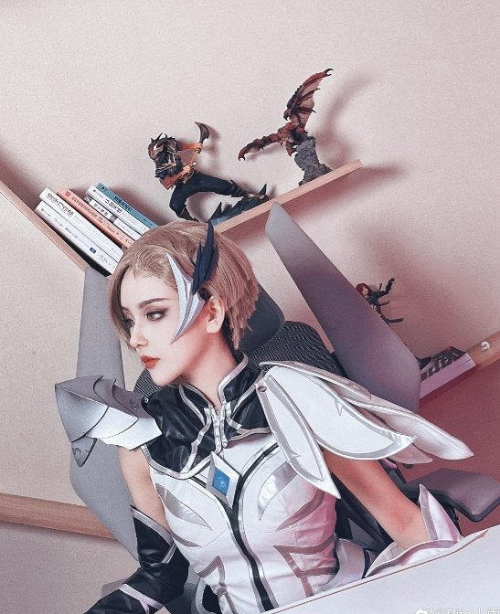 Rita Cos S8 IG夺冠Theshy冠军皮肤剑姬，Theshy看到了都流口水吧