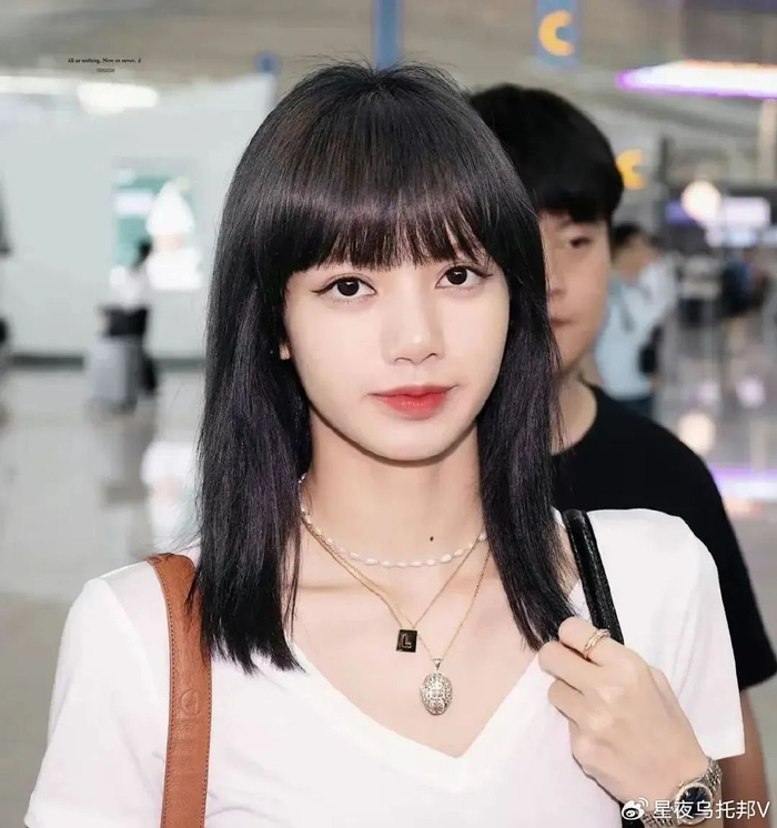 Lisa再学脱衣舞！重新回到LV三公子怀抱的她，就又“骚”起来了？|公子|脱衣舞|粉丝_新浪新闻