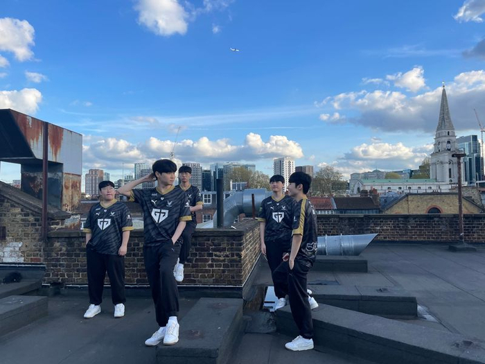 GEN选手抵达伦敦休整完毕，已开始拍摄MSI淘汰赛宣传片！