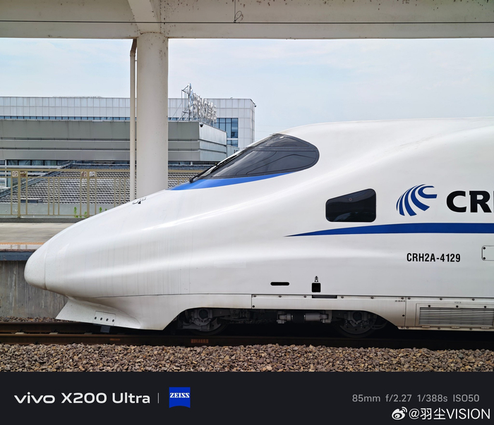 安吉站偶遇CRH2A高铁，见证中国高铁技术飞速发展__财经头条__新浪财经