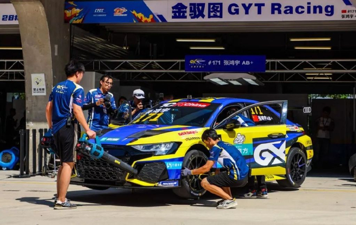 因为年轻 无畏前行 专访GYT Racing小将张鸿宇