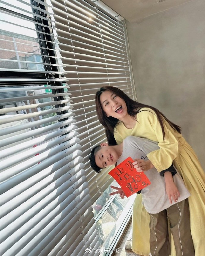 田馥甄更新动态，晒出与Selina、Ella孩子们的合照……