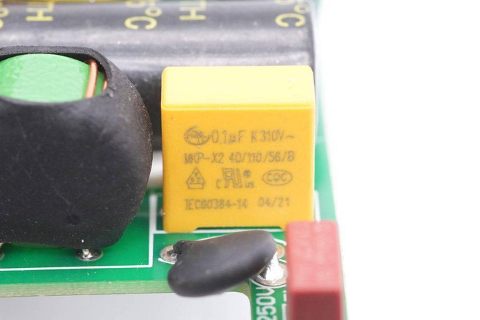 拆解报告：山寨版戴尔65W快充适配器LA65NM190