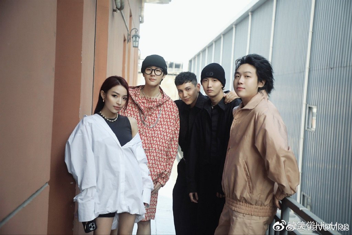 剧透慎入！40名顶流Rapper居然被拍，实锤《中国说唱巅峰对决》第二季|第二季|中国说唱巅峰对决|节目_新浪新闻