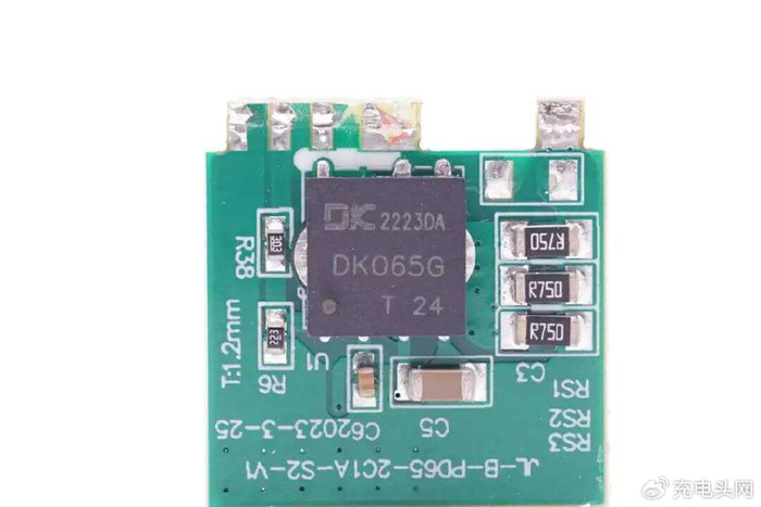 快充内置元件多？不如一“芯”集成，东科历年拆解案例汇总__财经头条