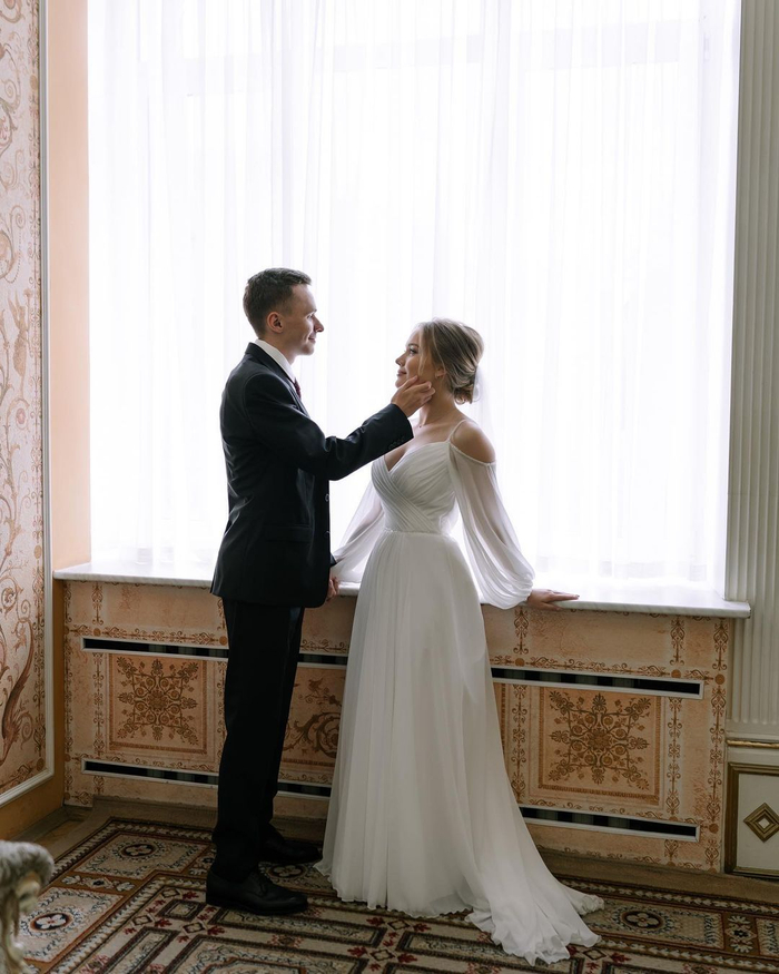 情场得意！22岁的interz宣布与妻子anastasia完婚……__财经头条__新浪财经