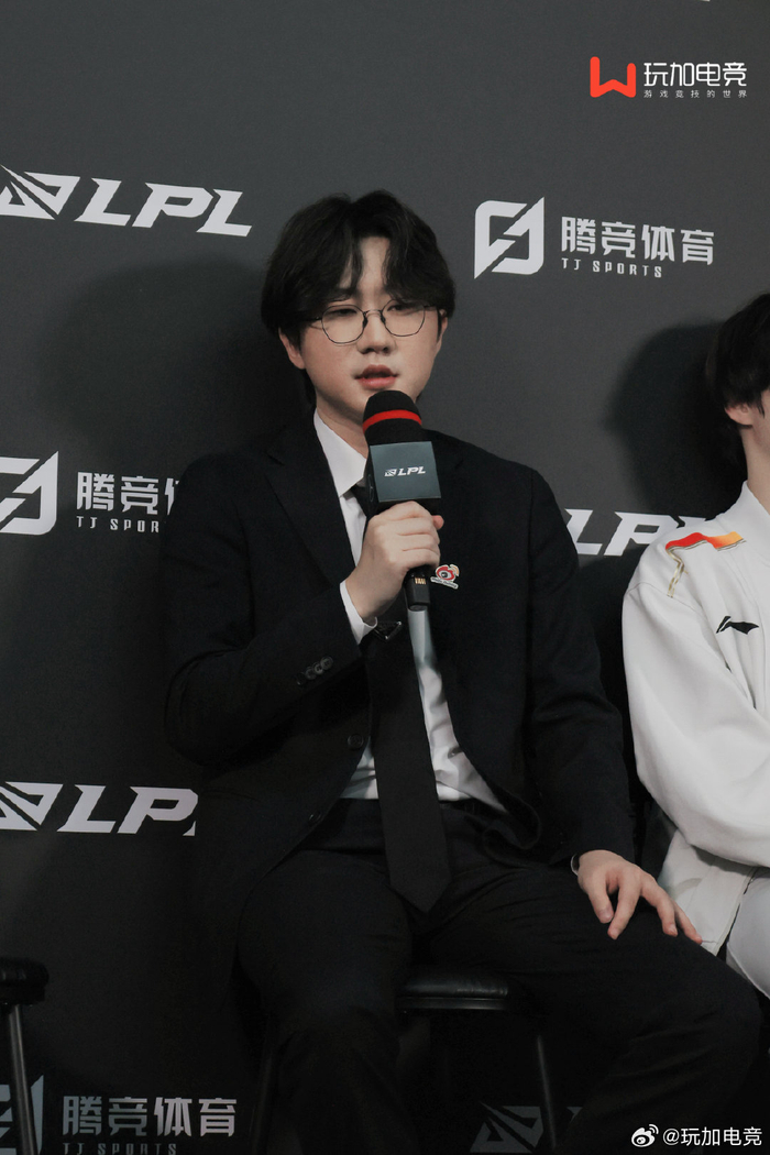 返图 昨日群访Daeny教练和松松新鲜返图来啦 哥几个好好调整……__财经头条