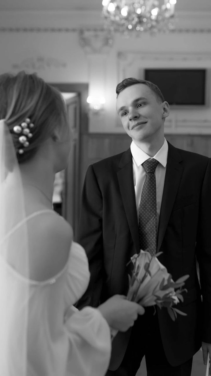 情场得意！22岁的interz宣布与妻子anastasia完婚……