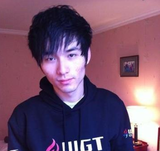 Dota前职业选手820，点评伍声2009，学历很高但是路走歪了__财经头条__新浪财经