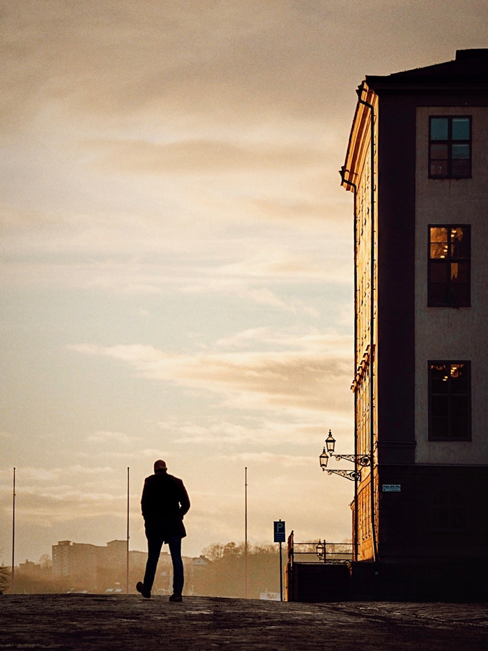 光与影的街头 摄影师Fredrik Axling镜头里的斯德哥尔摩__财经头条__新浪财经