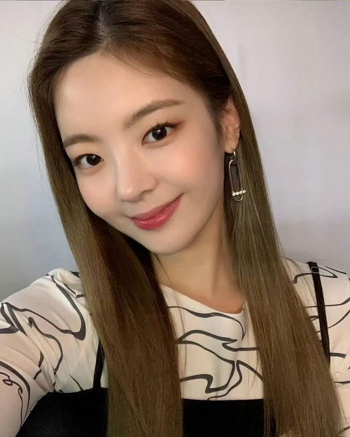 LIA将缺席ITZY的回归和巡演，TWICE定延的情况再现，JYP需要背锅