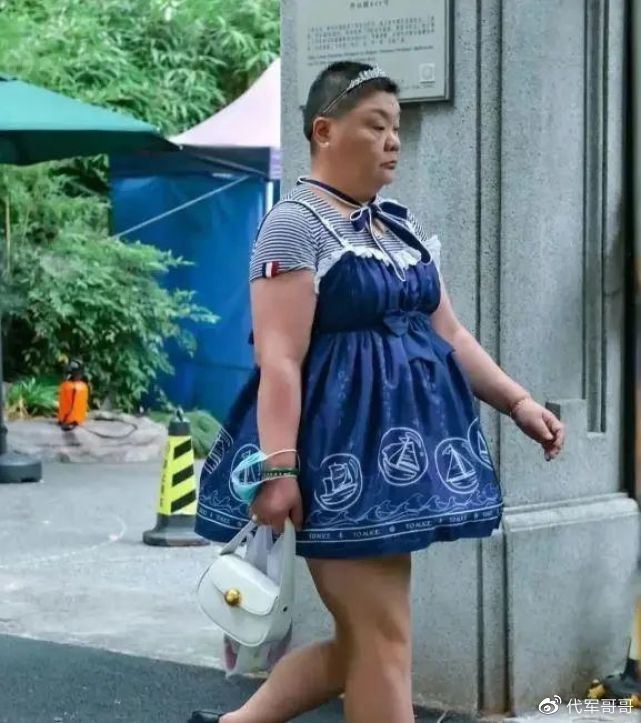 揭秘50岁“安福路小公主”真实身份和走红内幕