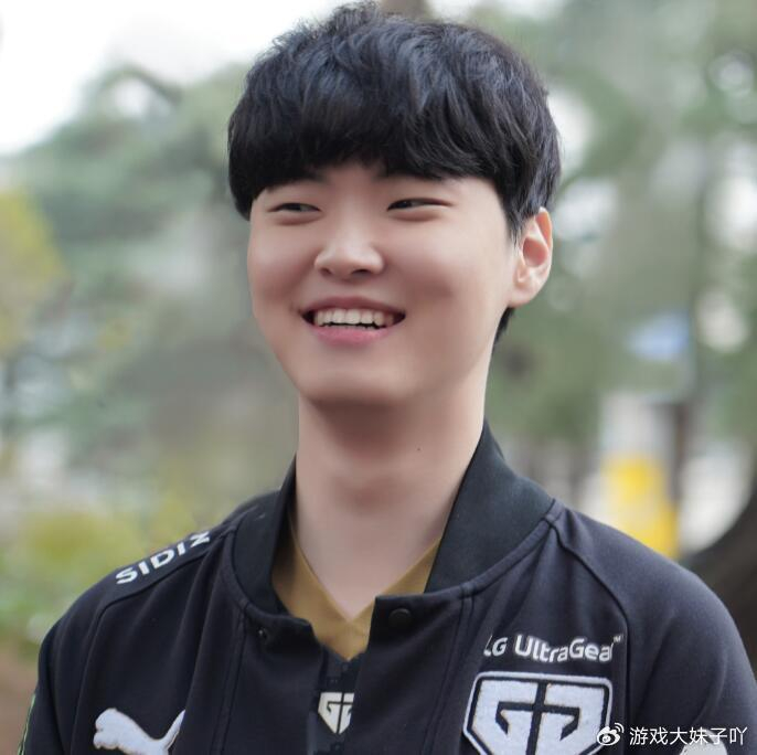 Faker点评knight，直言他适合在韩国发展，打法很像LCK中单|打法|选手|韩国_新浪新闻