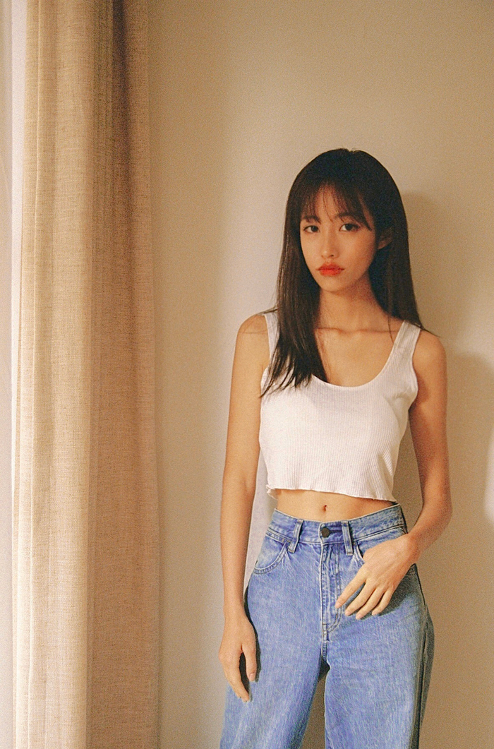 99年 白羊座 170 45kg 分享日常穿搭的女孩