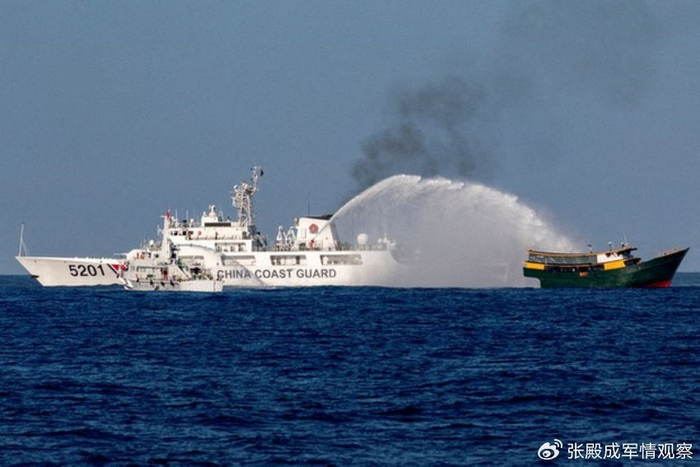 菲方强闯仁爱礁，中国海警登船临检徒手夺枪，菲军手指被切掉|领土|仁爱礁|中国海警_新浪新闻