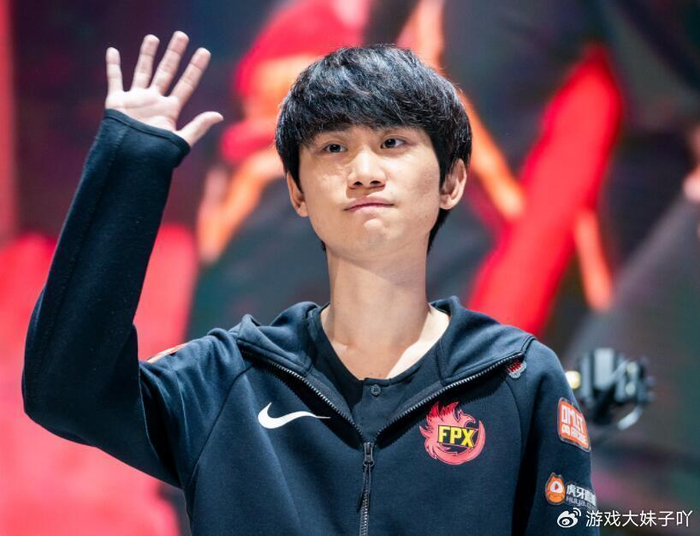 Doinb突然发布新消息，评论区却都是嘲讽，粉丝全都离他而去|粉丝|评论|账号_新浪新闻