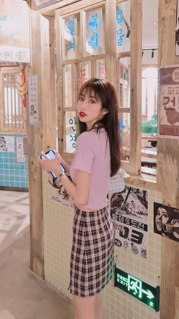 99年 白羊座 170 45kg 分享日常穿搭的女孩