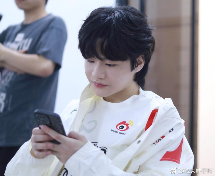 WBG新教练开始发功，继续签约新选手，每个位置都要轮换才行