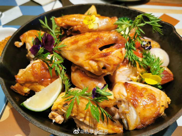 这次选择wobbit窝边草位于望京的餐厅，店内的各种兔子元素吸引__财经头条__新浪财经