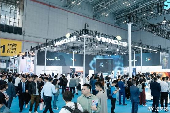 飞依诺亮相CMEF2025：以超越边界之姿，智领全球医疗影像未来__财经头条