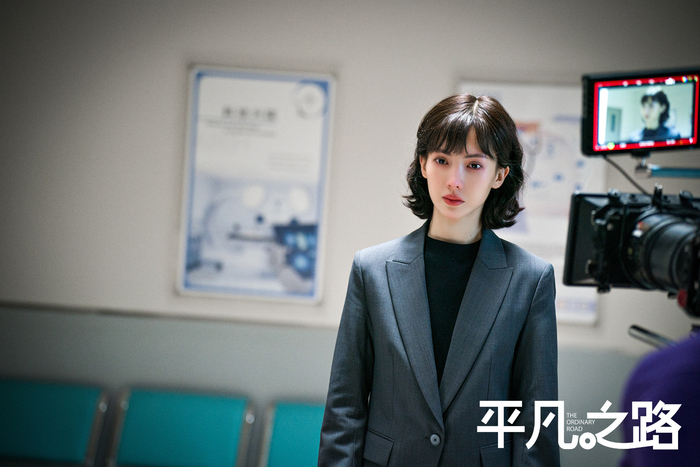 由@金晨 @郭麒麟 等主演的都市剧《平凡之路》__财经头条__新浪财经