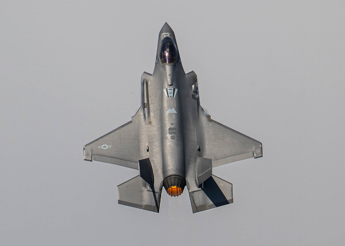 F-35表演队参加了2023年三城水上特技航展和各种其他活动