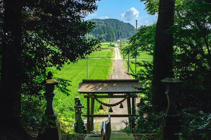 若峡湾的海风越过群山，在福井乡村堆起云 Photo by Kosuke Okude