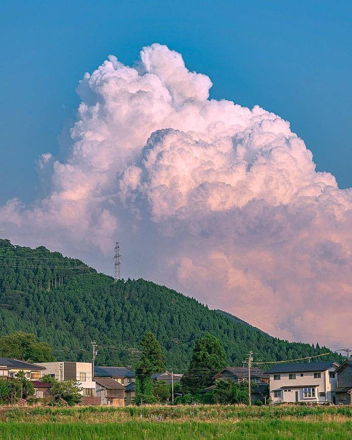 若峡湾的海风越过群山，在福井乡村堆起云 Photo by Kosuke Okude