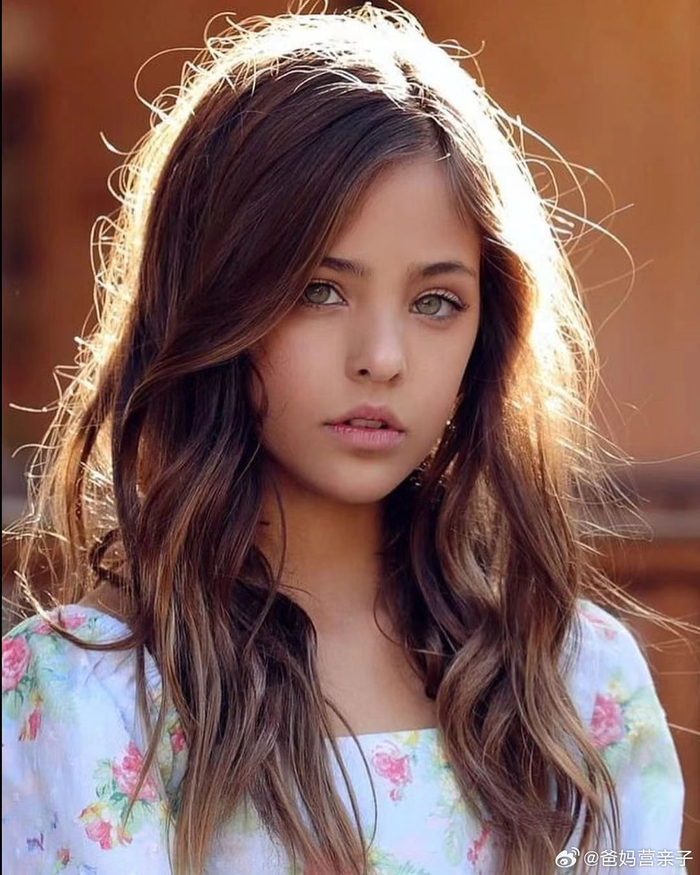 美国最漂亮的童模Ava Marie Clements 和 Leah Rose Clements……