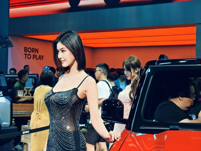 嗯 电动小卫士iCAR 03T 成都车展公布售价13.98万起 算上补贴11.48万起__财经头条