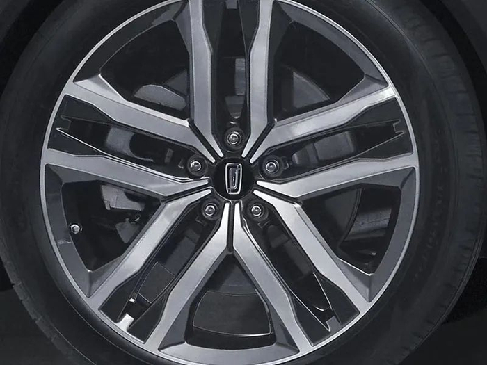 13万入手中大型SUV，奔腾T99够不够“硬”