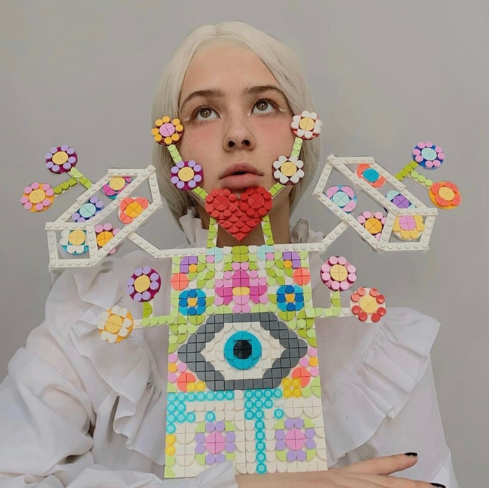 俄罗斯的年轻艺术家Polina Osipova拥有优秀的艺术天分和动手能力