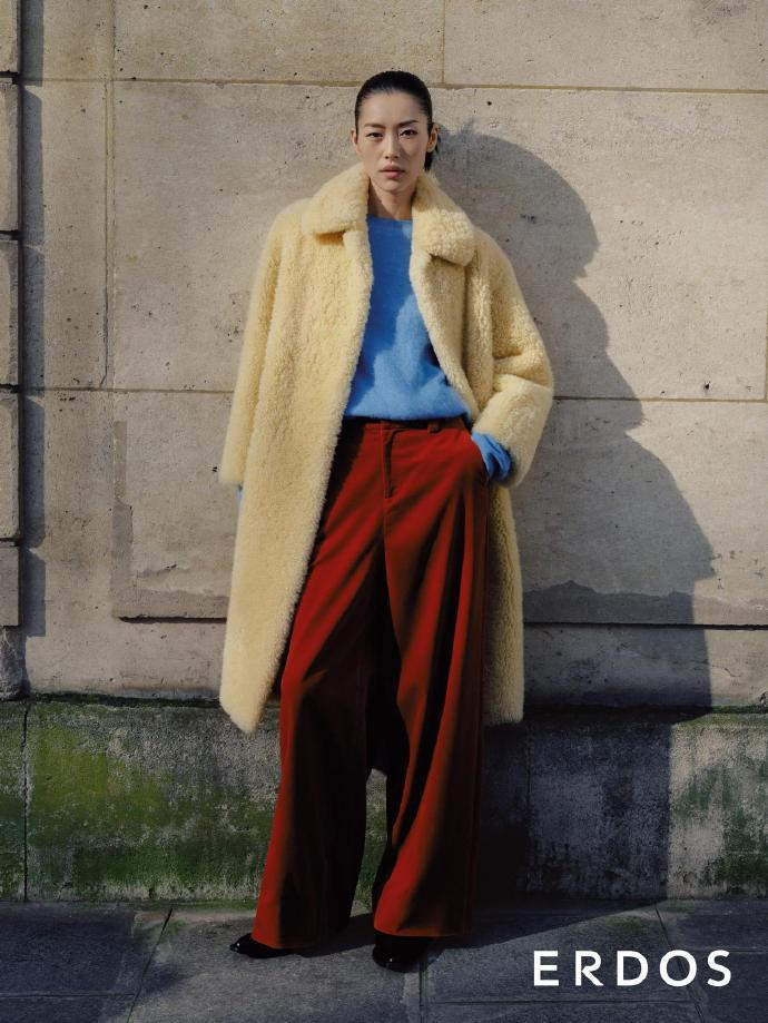 刘雯演绎的ERDOS 2024秋冬女装__财经头条