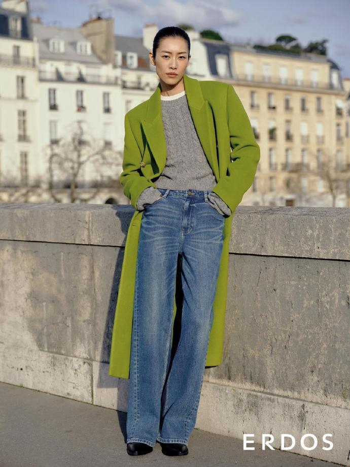刘雯演绎的ERDOS 2024秋冬女装