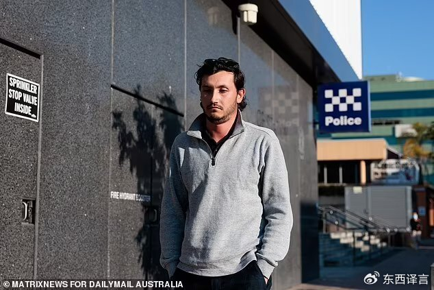 澳大利亚新婚女教师侵犯17岁男生，在学校被捕，丈夫沮丧现身法庭|泰拉|以赛亚|新婚_新浪新闻