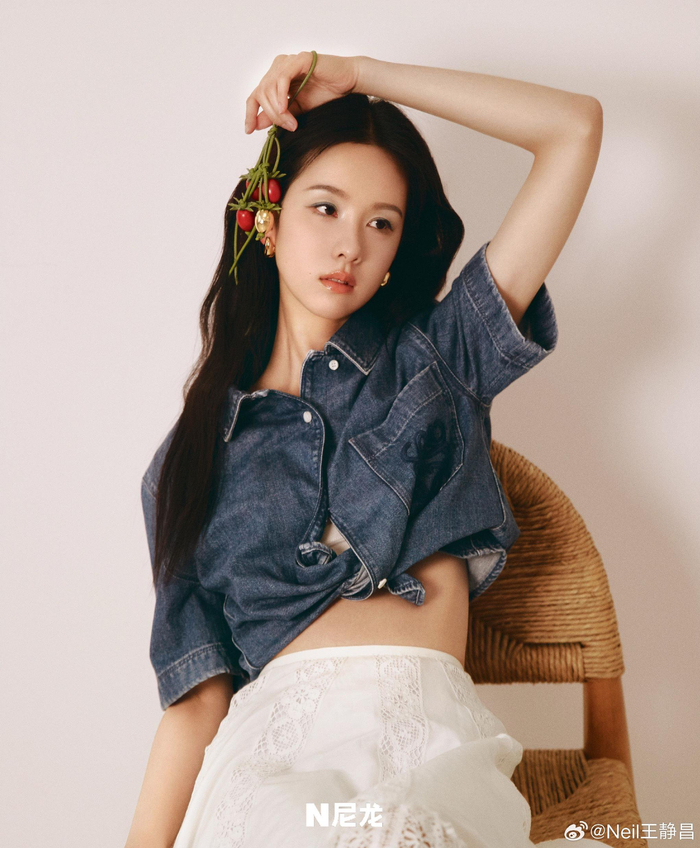 登上《尼龙》4月刊封面，简单纯粹的春日大片， Mario Wang 编辑、张申__财经头条__新浪财经