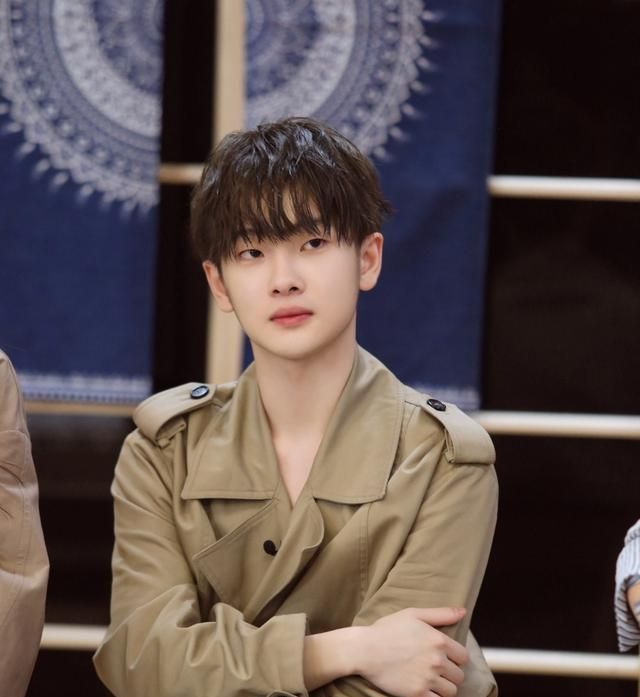 成功瘦身的fly有多帅？简直就是神仙颜值，看清照片却神似一明星