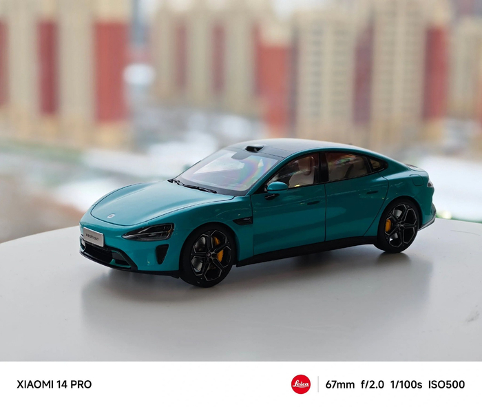 你别说，这个小米SU7合金车模卖499元，看着挺不错啊