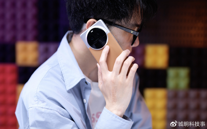 OPPO Find X6 Pro圈粉众多，素皮拼接高颜值，6x长焦更拍清黑夜|样张|银月|大漠_新浪新闻