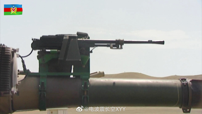 阿塞拜疆陆军的T90S在主炮根部固定PKTM机枪……
