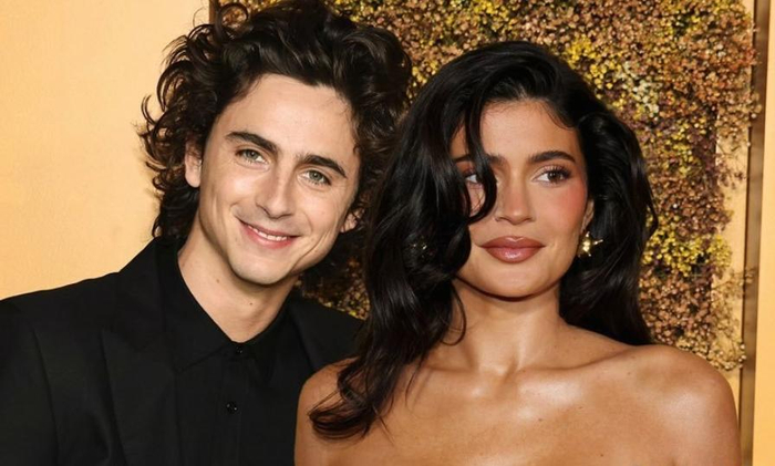 甜茶要当爹了？美媒爆料凯莉怀孕，迎来第三胎，卡戴珊家族壮大