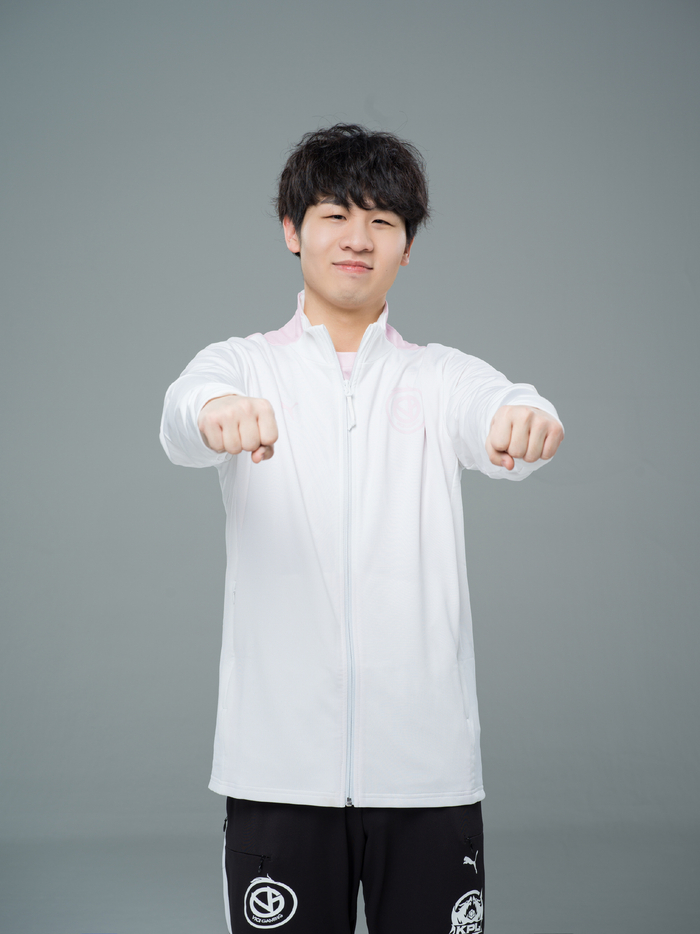 厦门VG定妆照来啦～ “无畏无惧，敢战敢为”夏季赛加油