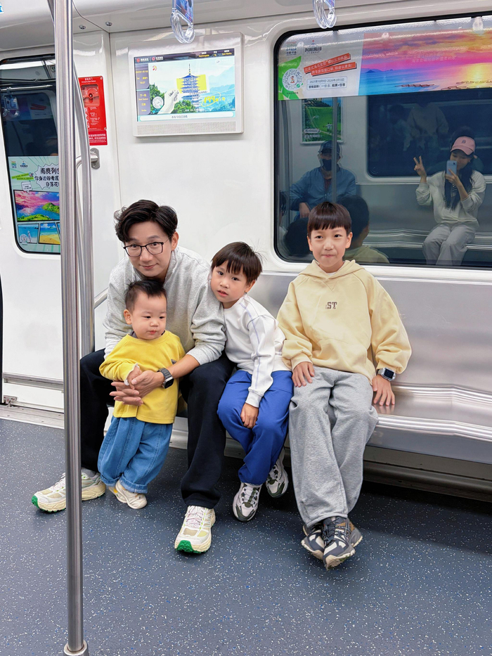 晴好天气带娃出游，紫金港飞盘消耗精力__财经头条__新浪财经