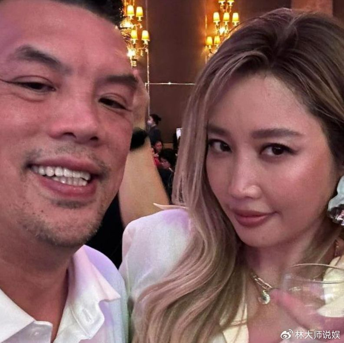 49岁张震岳办婚礼！老婆身材太好被称“黑美人”，两人儿子已5岁|张震岳|黑美人|婚礼_新浪新闻