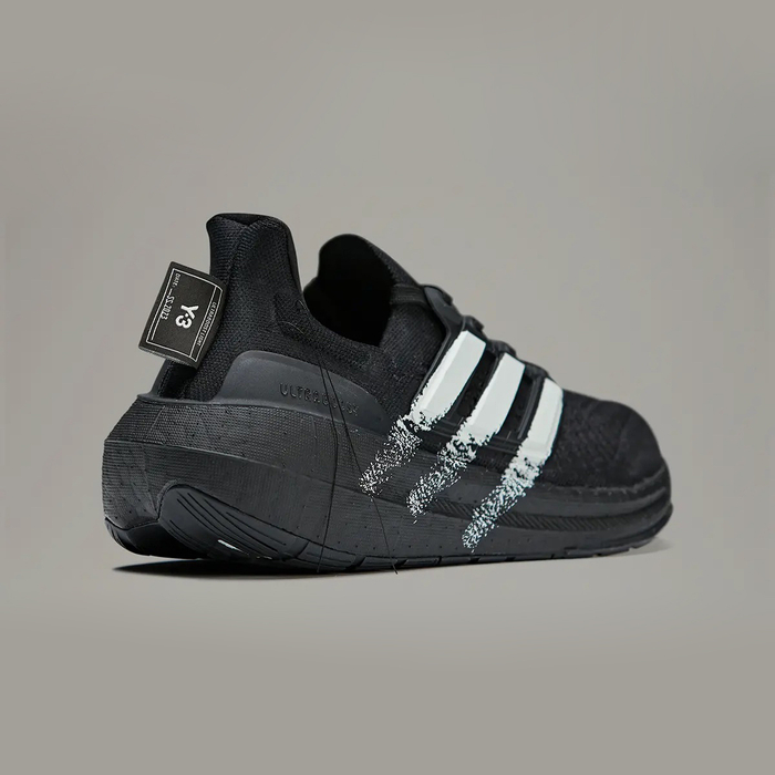 Y-3 adidas Ultra BOOST Light，发售价要330美元之高__财经头条